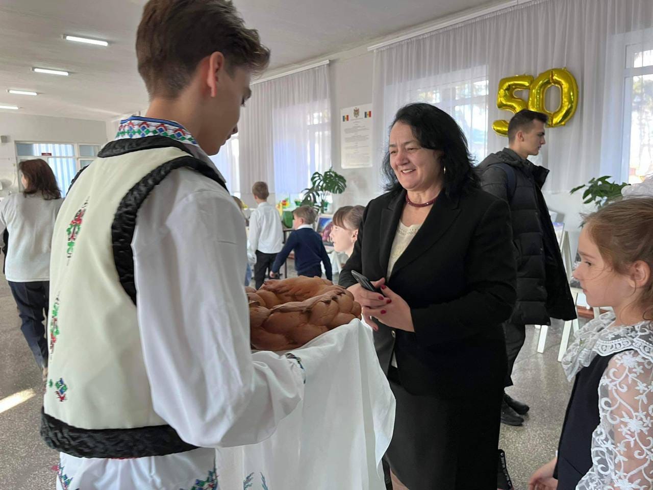 Jubileul 50 de ani de la darea în exploatare a clădirii Liceului ...